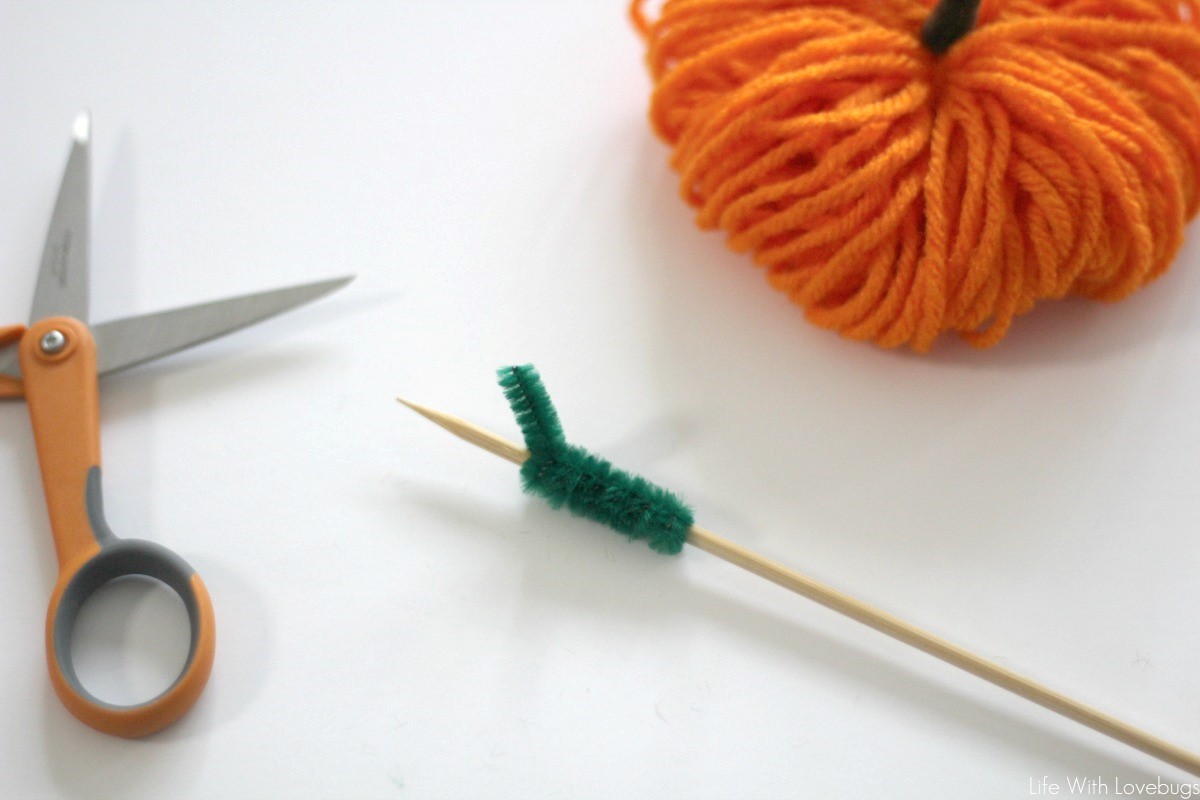 How to Make Yarn Pumpkins - Life With Lovebugs